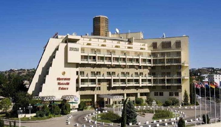 Sheraton Grand Tbilisi Metechi Palace Hotel | رزرو آنلاین | آفتاب تراول